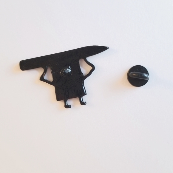 Jewelry | Doodlebob Enamel Pin | Poshmark